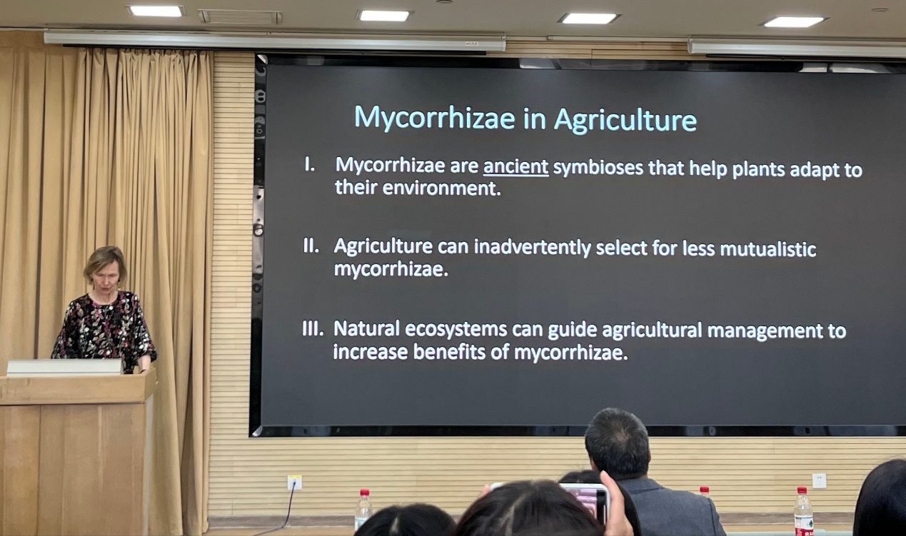 我院邀请美国北亚利桑那大学Nancy Collins Johnson教授来校作报告-生物与制药工程学院